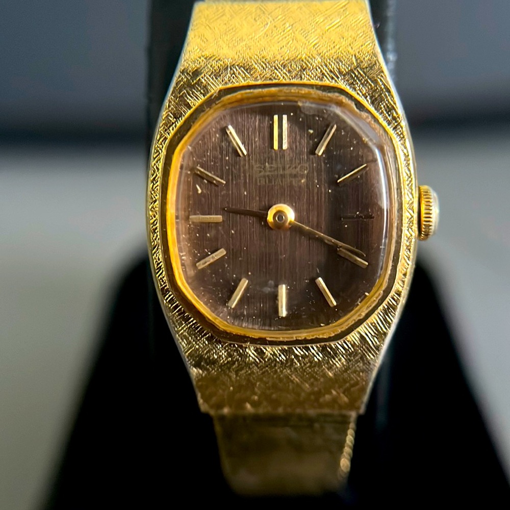 Seiko Quartz Gold Tone Vintage Ladies Watch - Gem